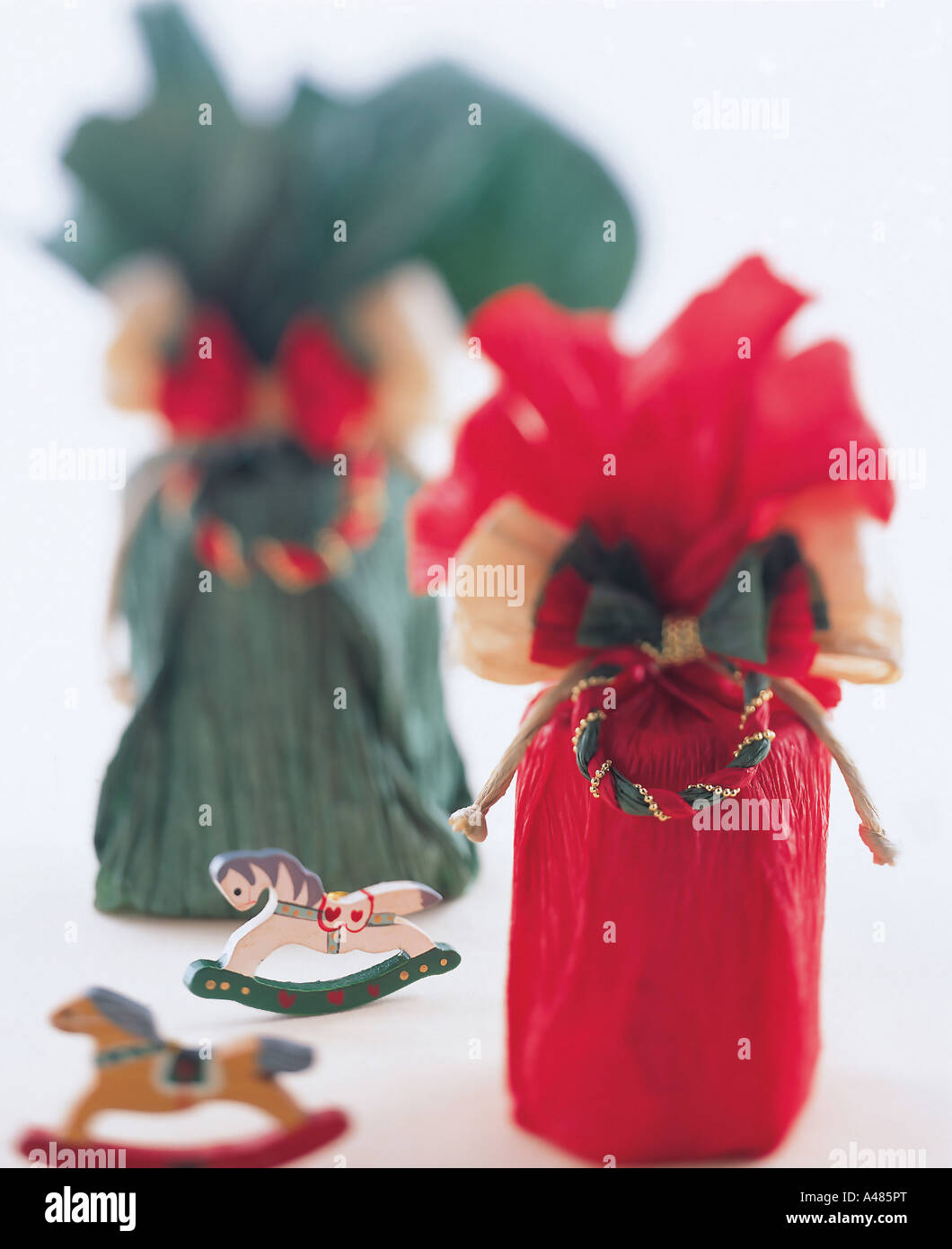 Close-up of wrapped gifts Stock Photo - Alamy