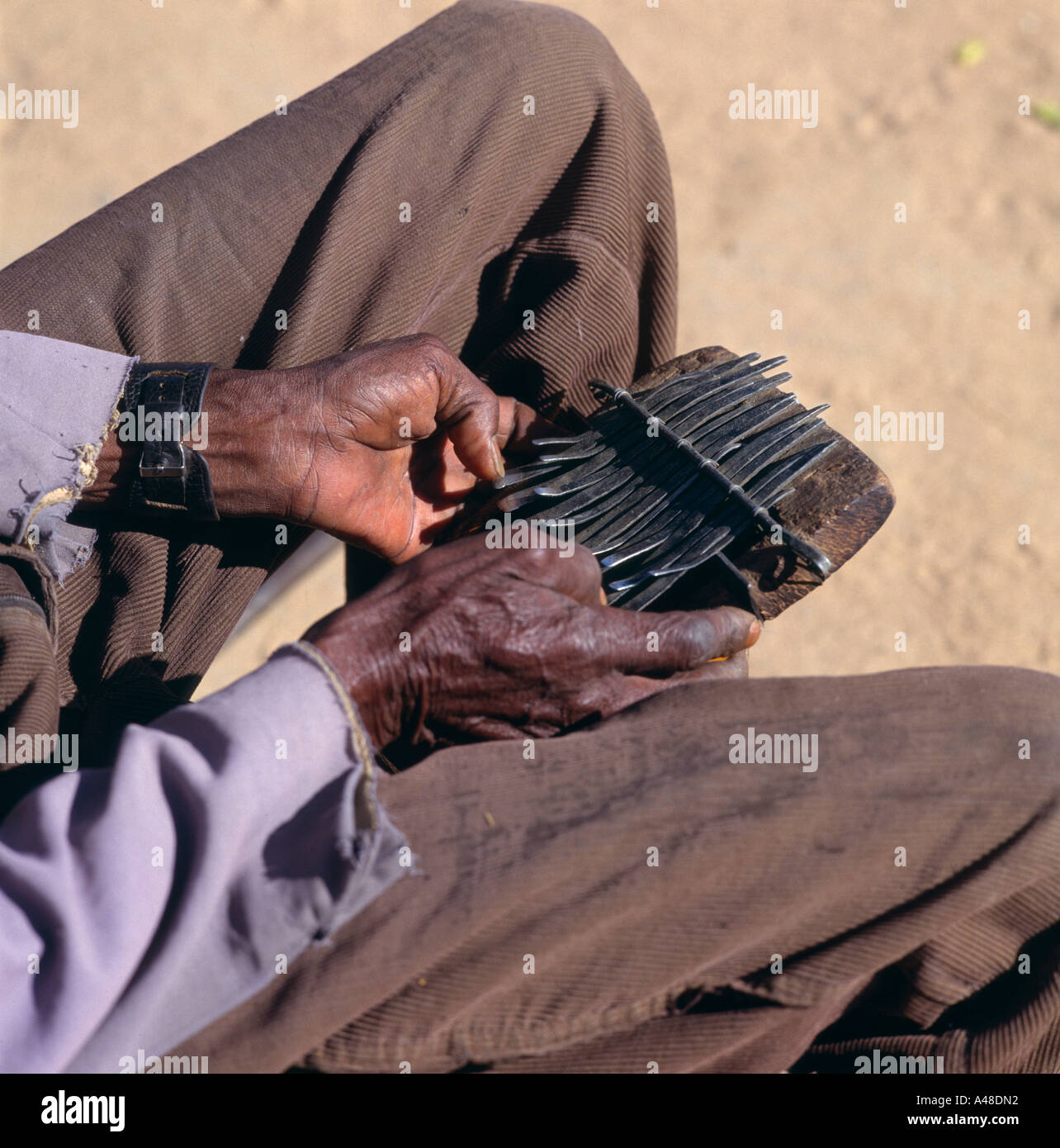 Mbira africa hi-res stock photography and images - Alamy