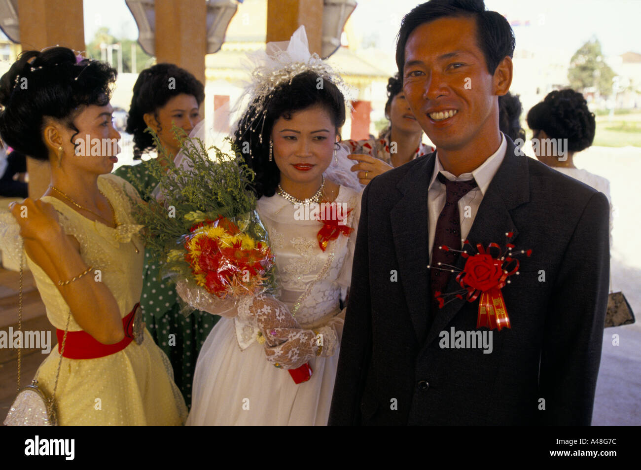 Cambodian wedding groom ceremony hi-res stock photography and images ...