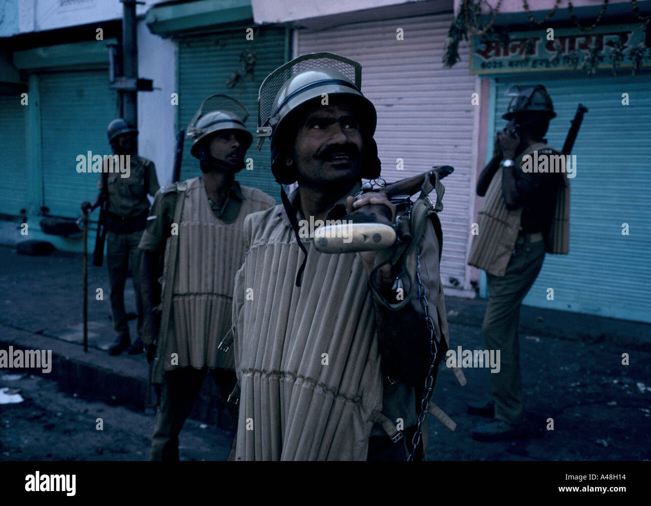 Hindus moslems hi-res stock photography and images - Alamy