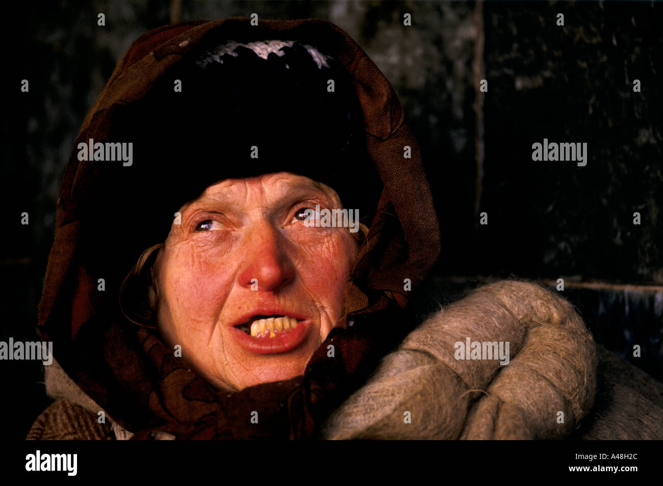 Homeless woman england hi-res stock photography and images - Alamy