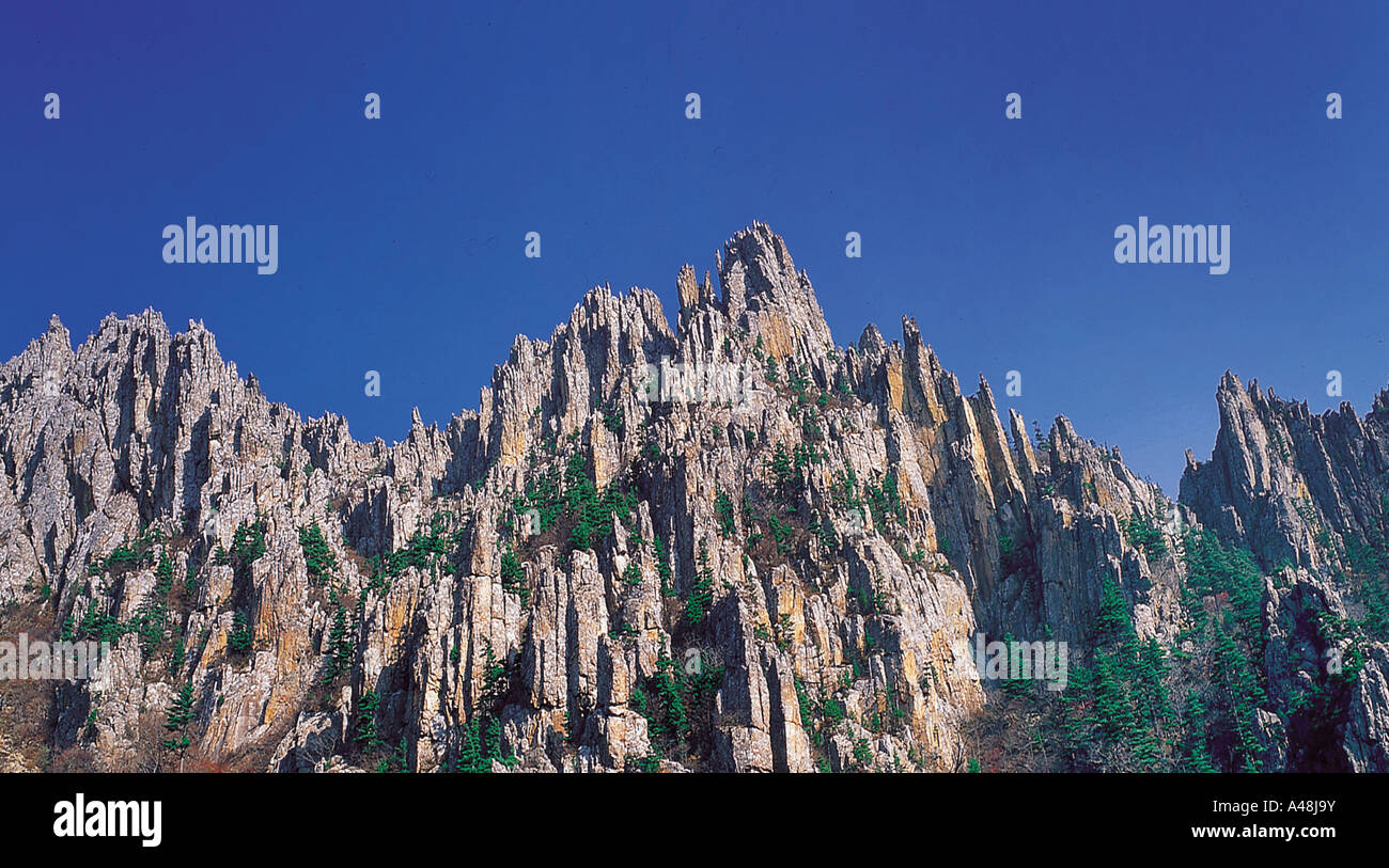 Low peaks hi-res stock photography and images - Alamy