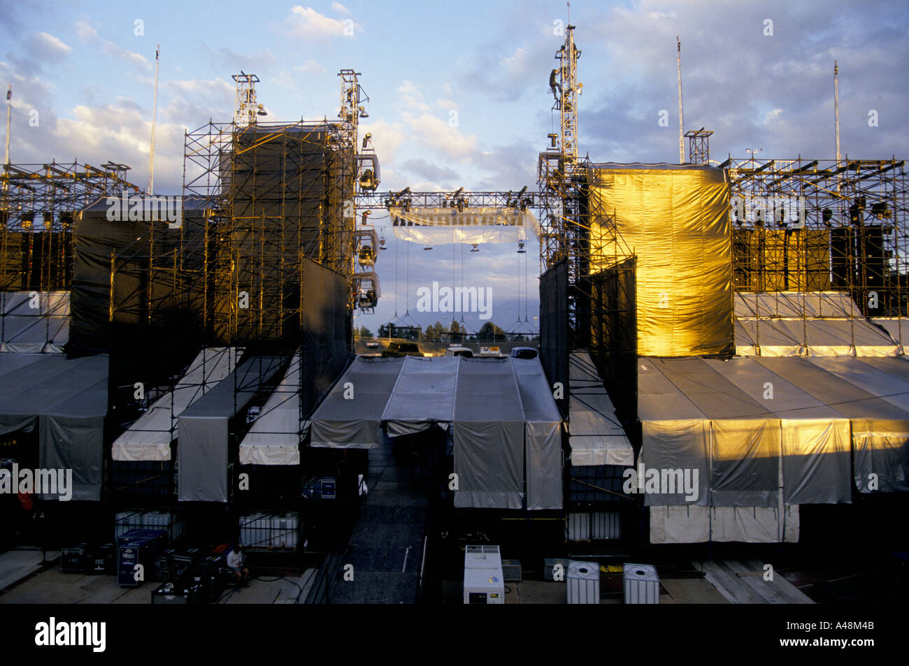 Concert stage set up hi-res stock photography and images - Alamy