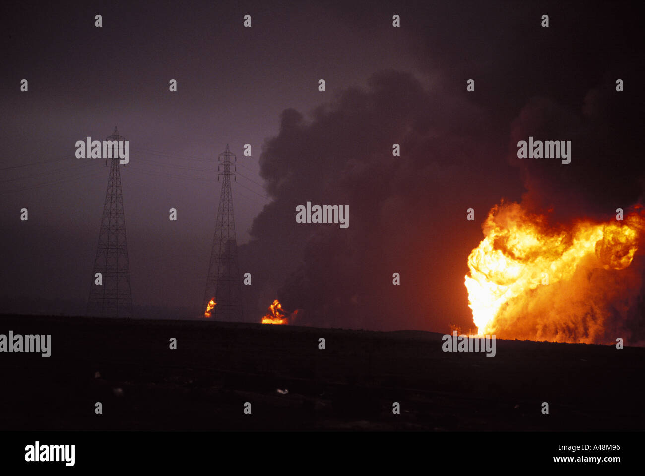 Kuwait 1991 hi-res stock photography and images - Alamy