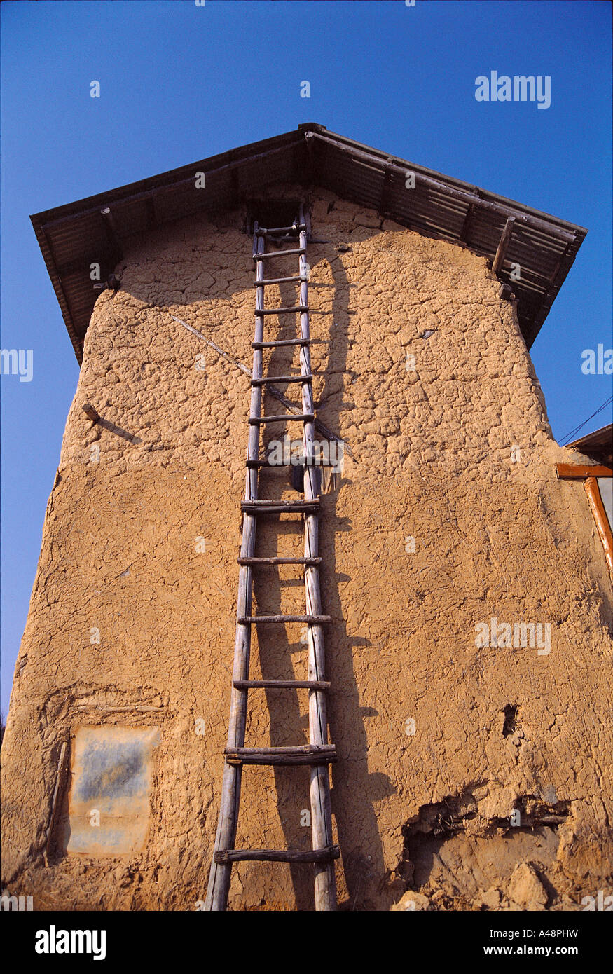 Gable ladder hi-res stock photography and images - Alamy