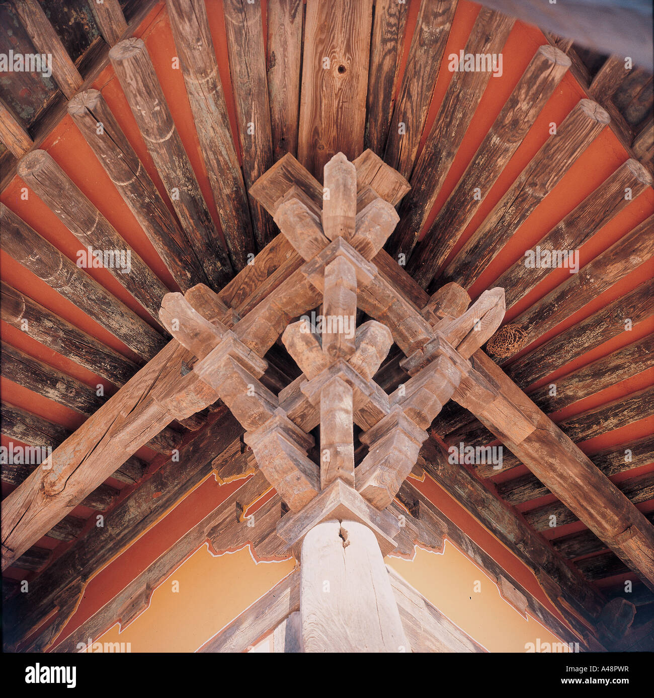 Traditional korean design ceiling hi-res stock photography and images ...
