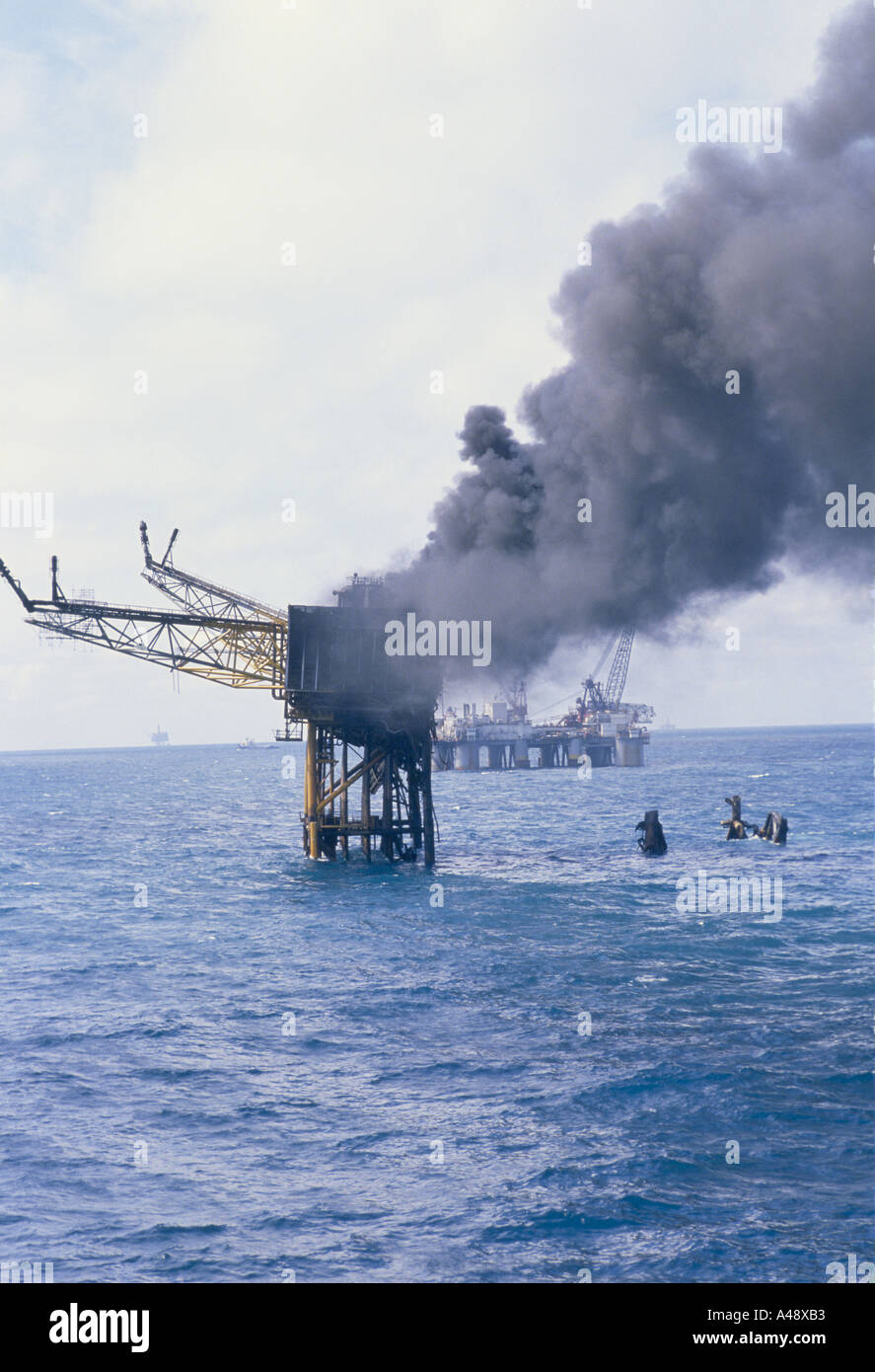 North sea piper alpha disaster hi-res stock photography and images - Alamy