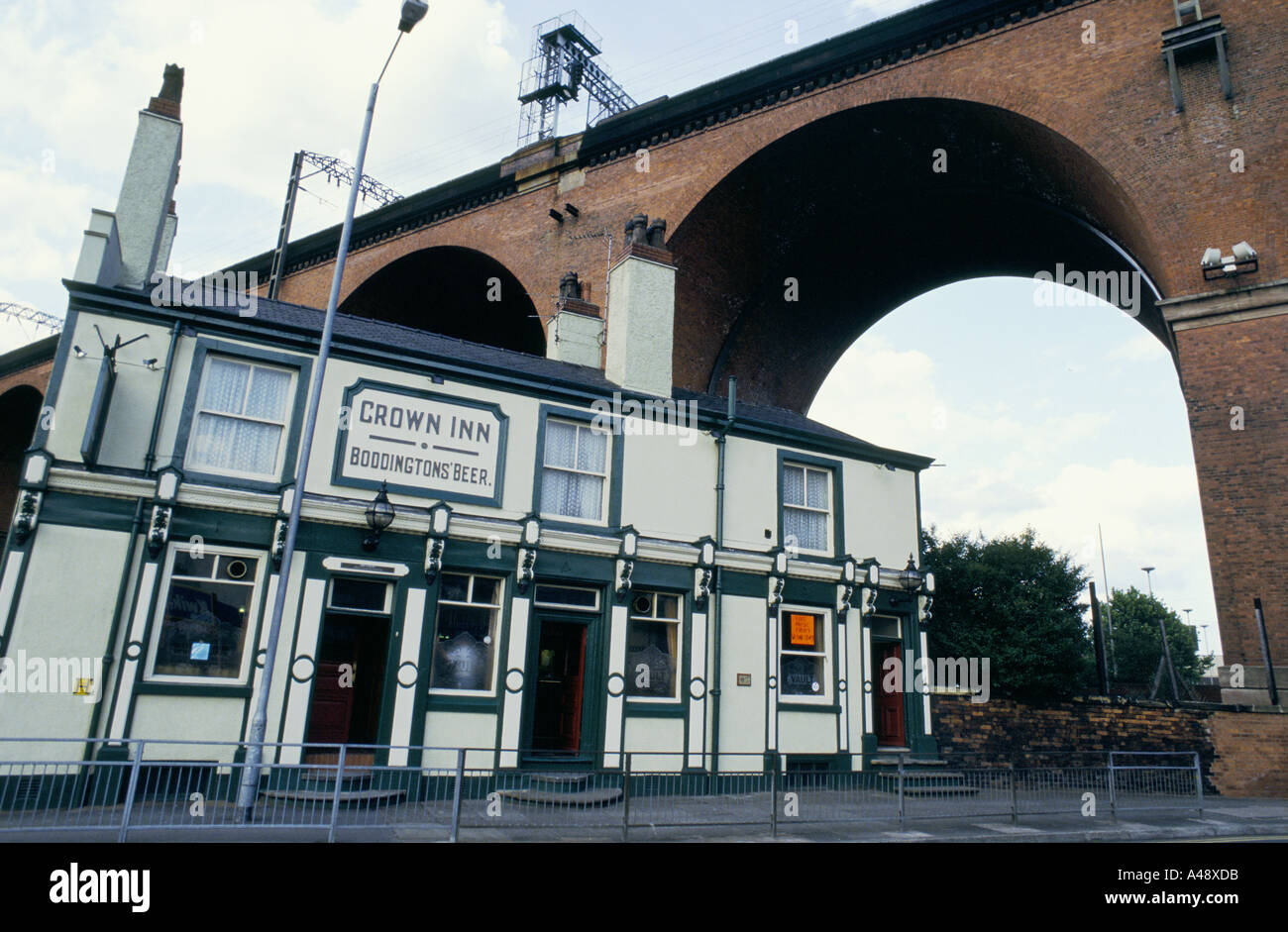 Pub manchester crown hi-res stock photography and images - Alamy