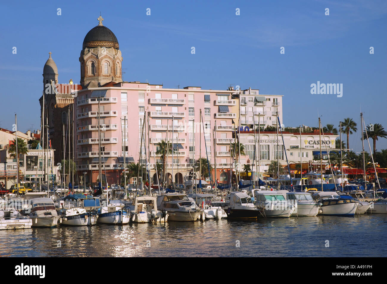 Harbour st raphael south france hi-res stock photography and images - Alamy