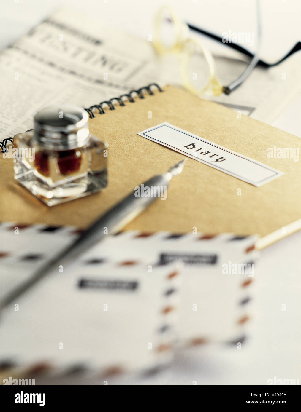 Fountain pen ink well hi-res stock photography and images - Alamy