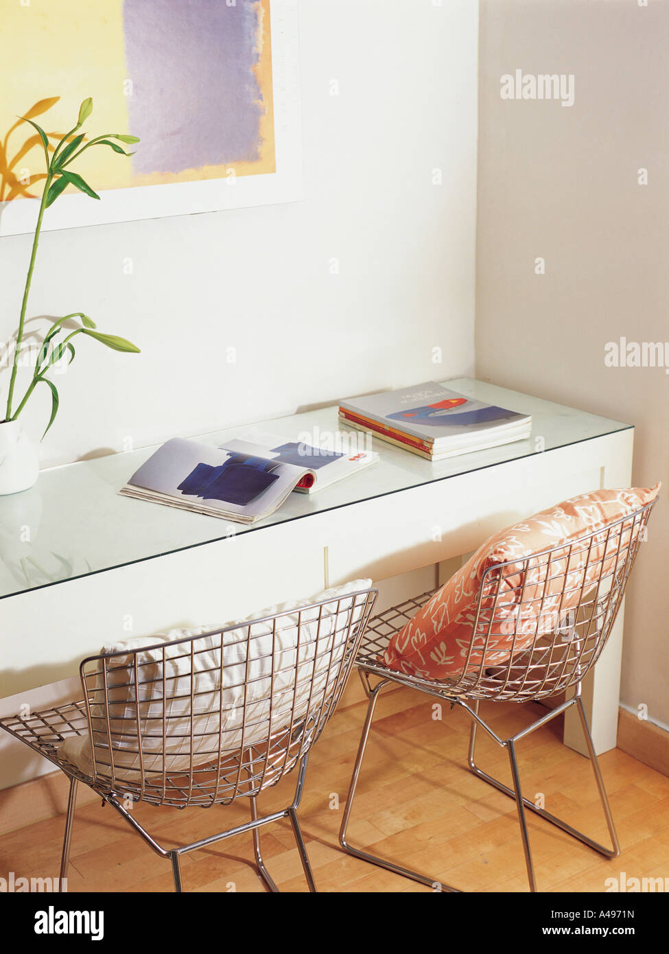 Corner with chairs hi-res stock photography and images - Alamy