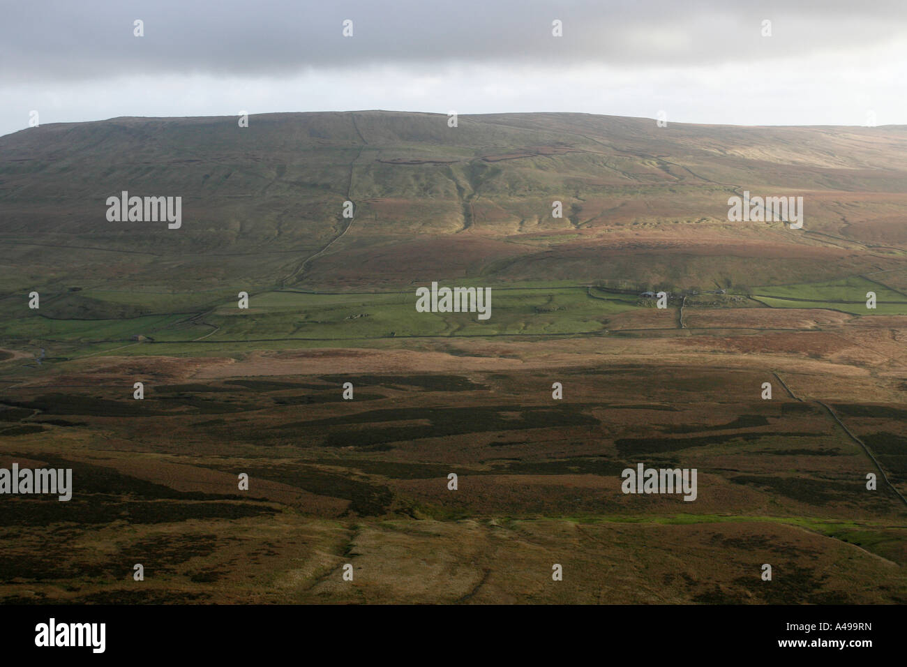 Fountains Fell, Yorkshire Dales Stock Photo - Alamy