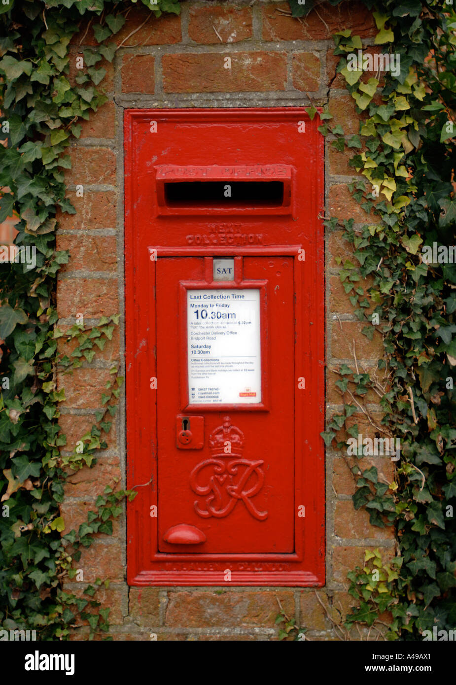 P for postbox hi-res stock photography and images - Alamy