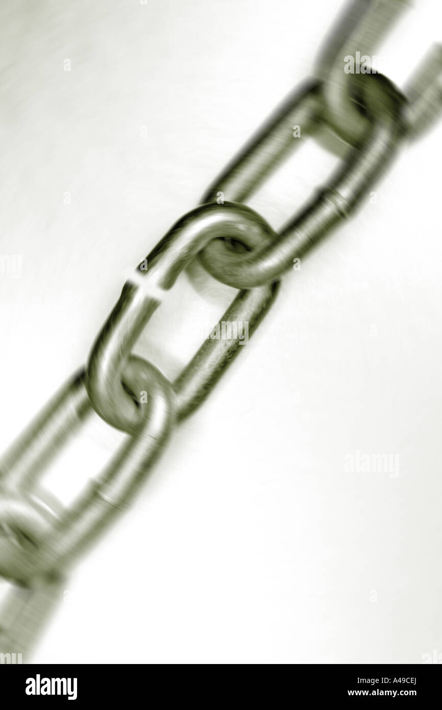 Weak link in chain Stock Photo - Alamy