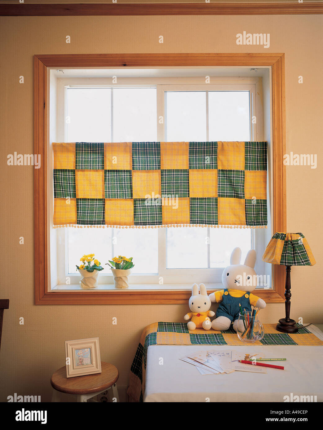 Desk near window hi-res stock photography and images - Alamy