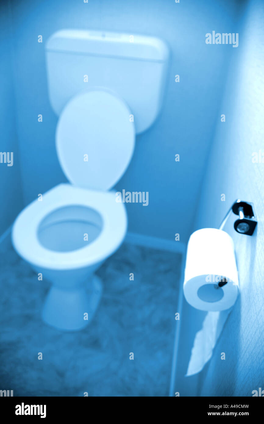 Dunny toilet roll hi-res stock photography and images - Alamy