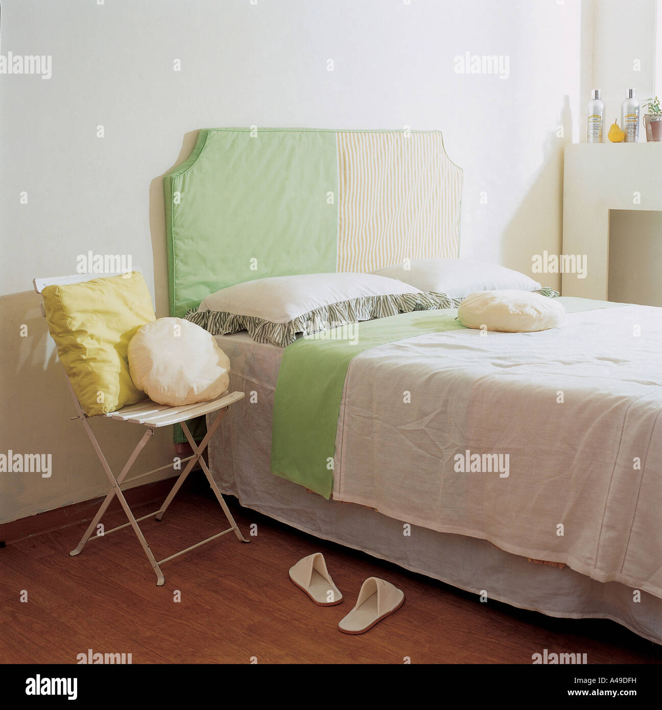 Empty bed in the bedroom Stock Photo - Alamy