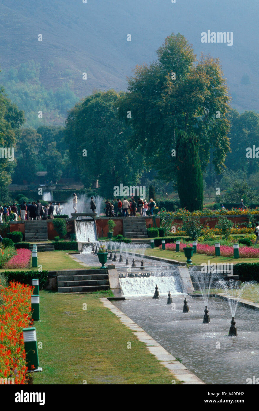 Vertical srinagar hi-res stock photography and images - Alamy