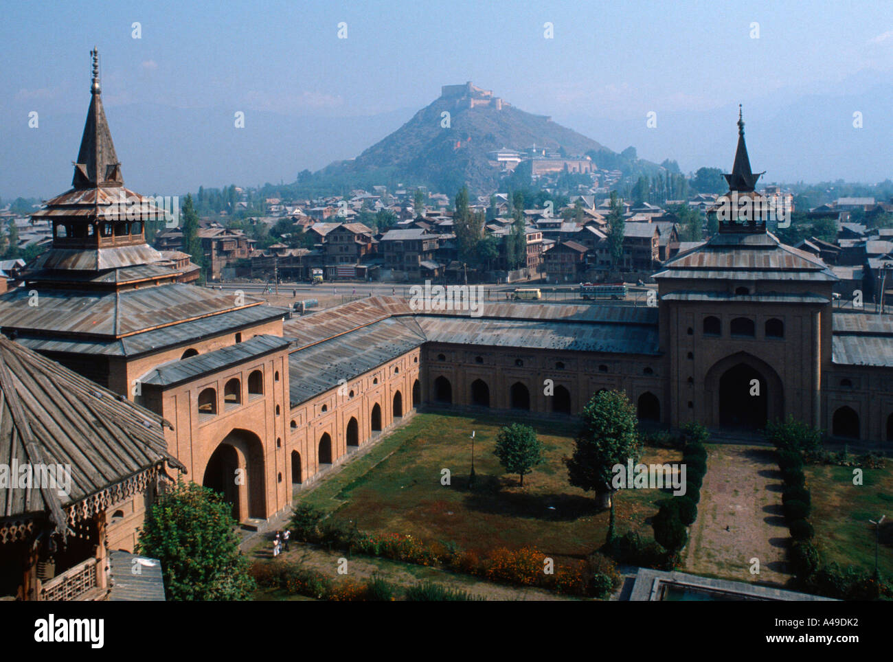 Srinagar cityscape hi-res stock photography and images - Alamy