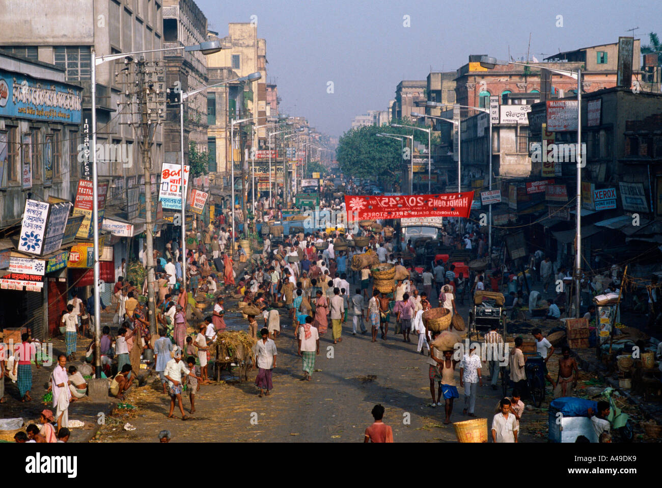 Streetscene kolkata hi-res stock photography and images - Alamy