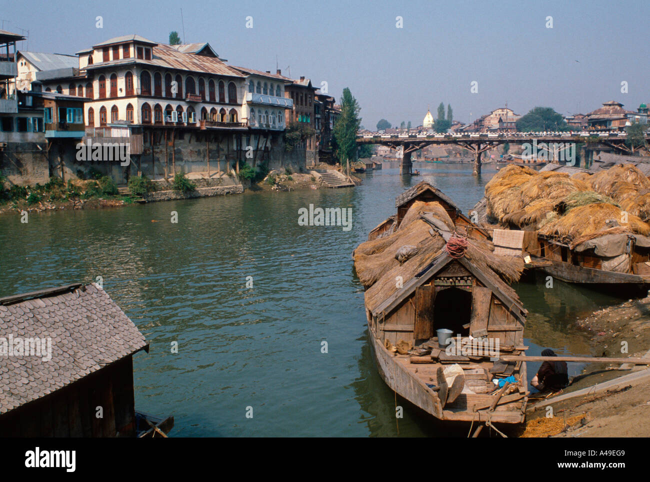 Old town srinagar hi-res stock photography and images - Alamy