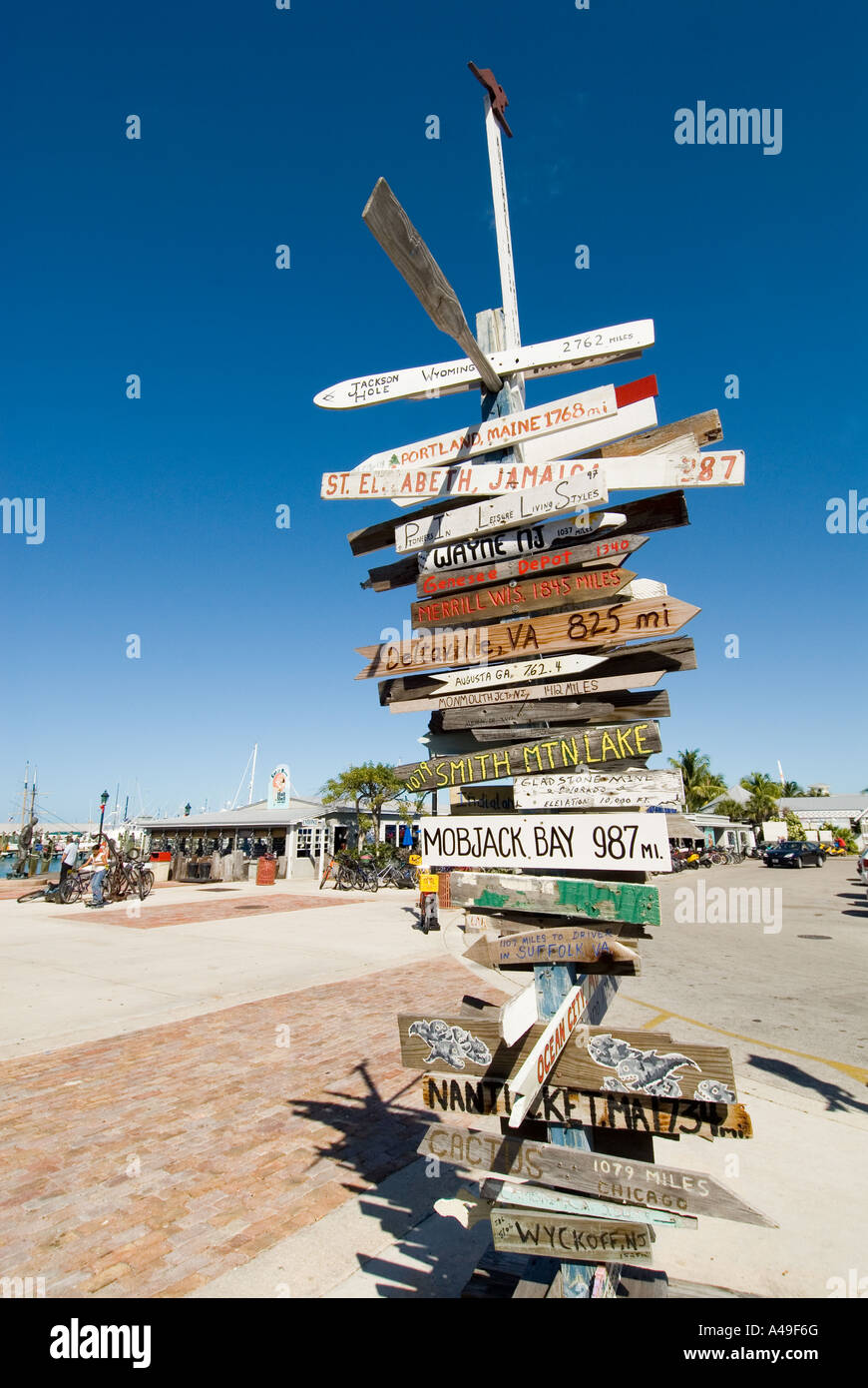 Old funky boardwalk hi-res stock photography and images - Alamy