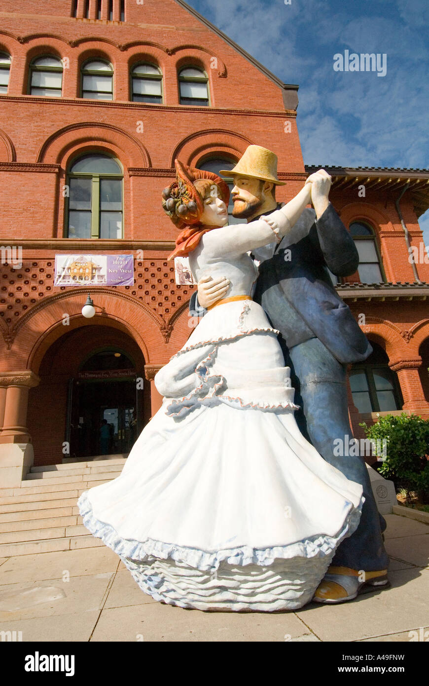 Statue couple key west hi-res stock photography and images - Alamy
