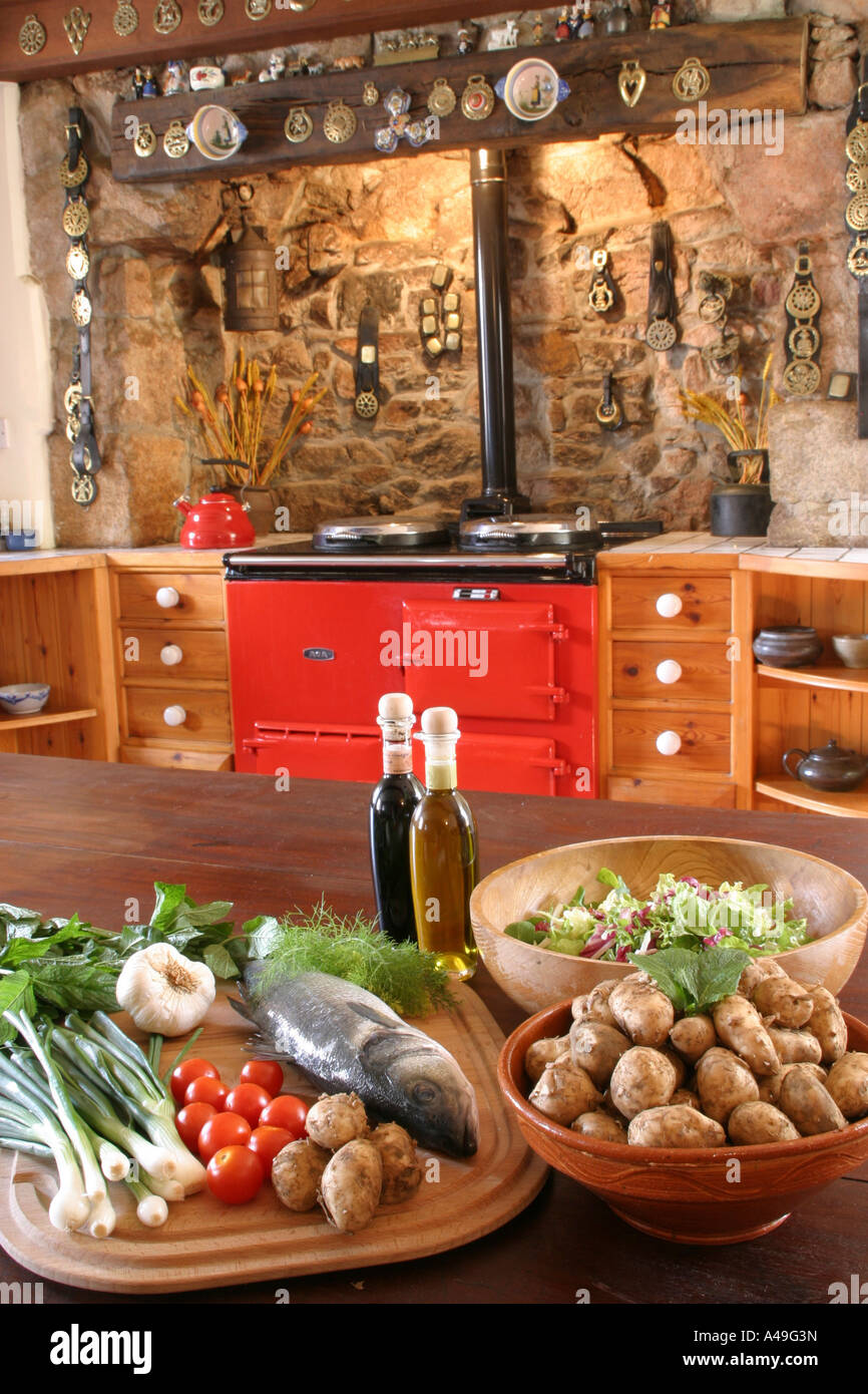 Traditional Farmhouse Kitchen Stock Photo - Alamy