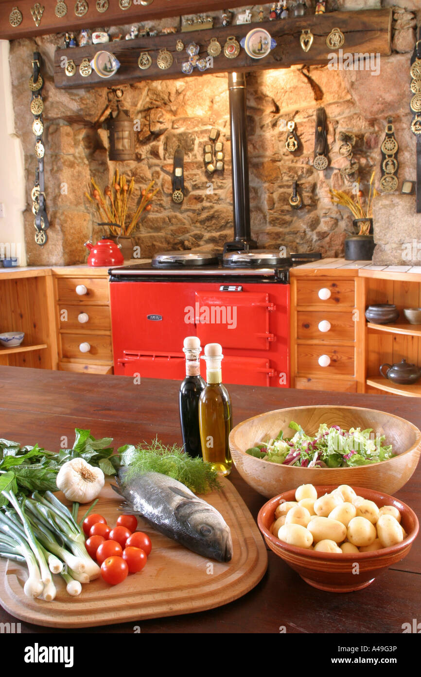 Traditional Farmhouse Kitchen Stock Photo - Alamy