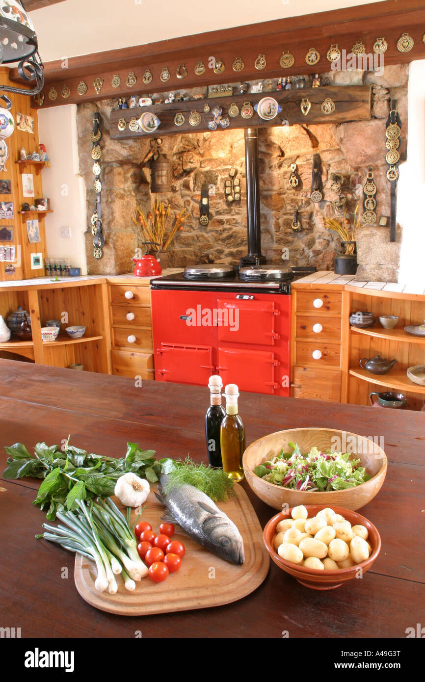 Traditional Farmhouse Kitchen Stock Photo - Alamy