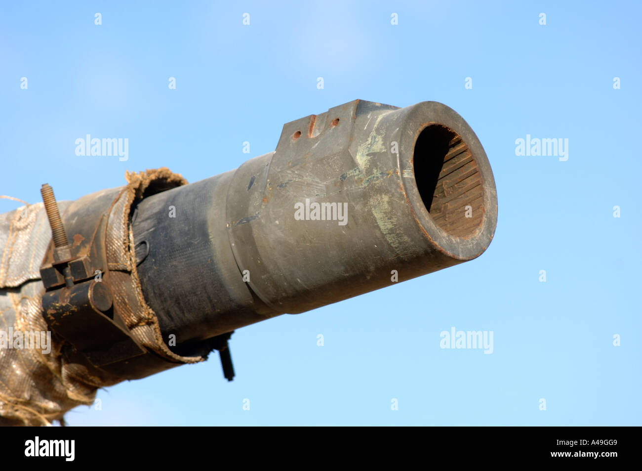 Barrel of a cannon on a tank Stock Photo - Alamy