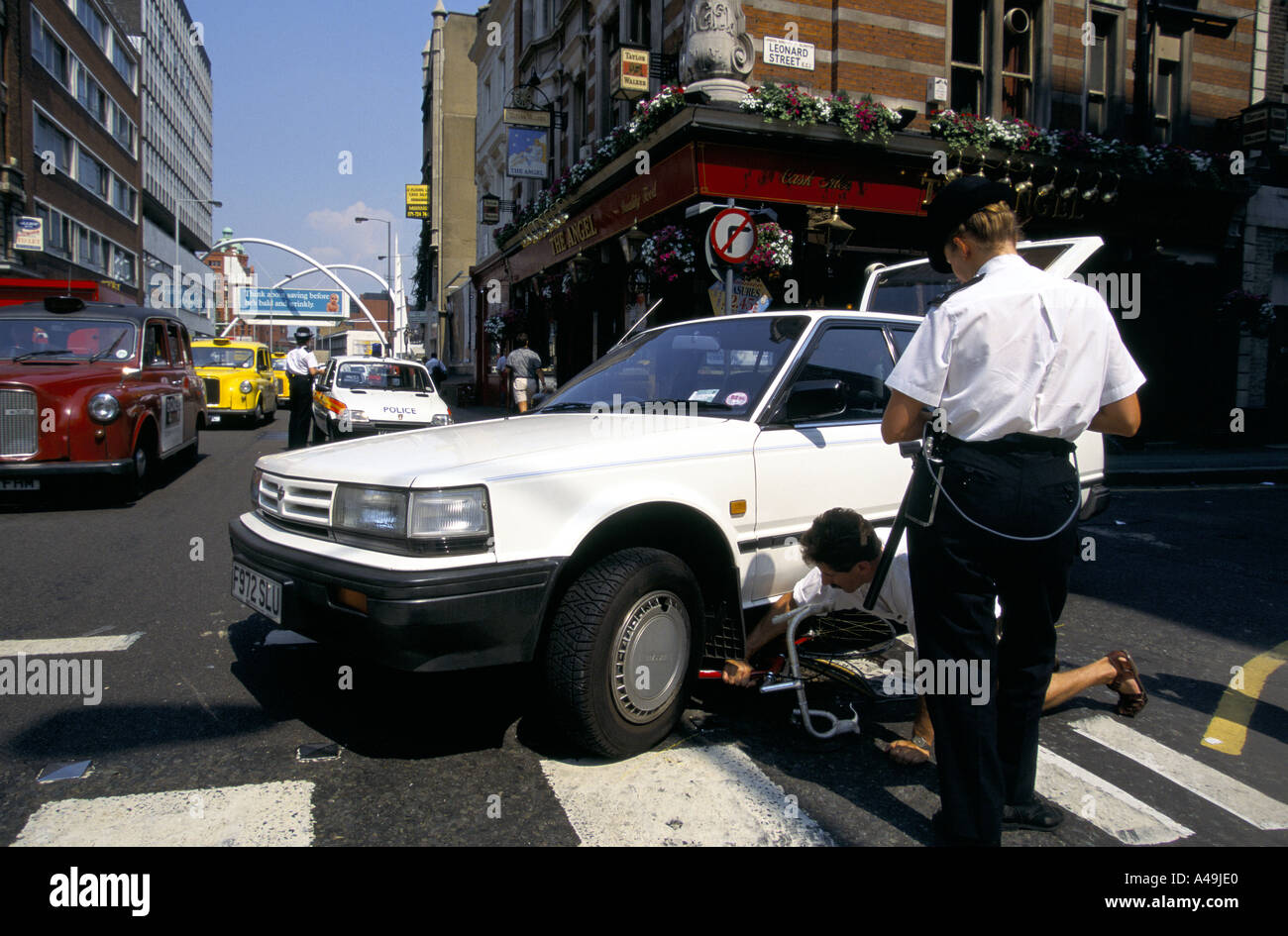 London 1995 police hi-res stock photography and images - Alamy