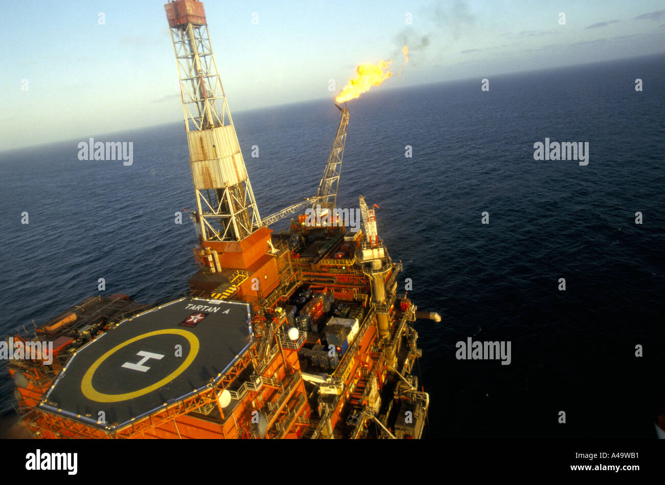 Texaco drilling rig hi-res stock photography and images - Alamy