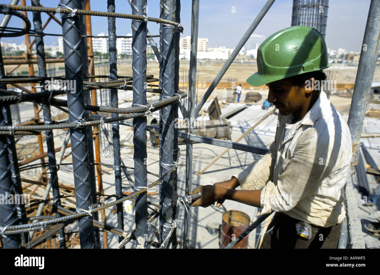 Saudi Arabia Construction Worker High Resolution Stock Photography and ...
