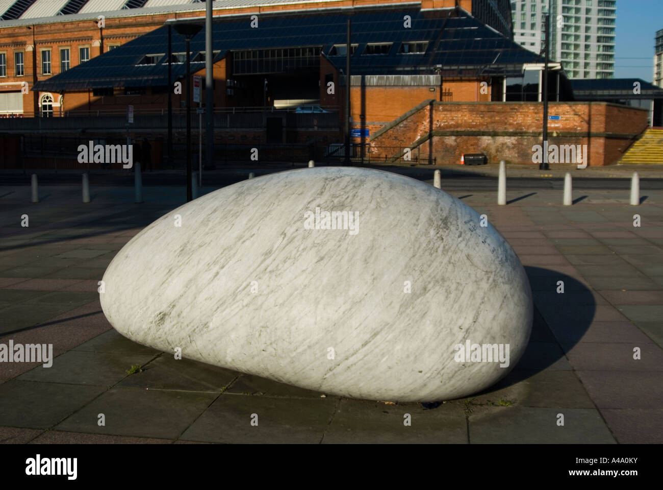 Carrara marble monolith by Kan Yasuda in Barbirolli Square Manchester ...