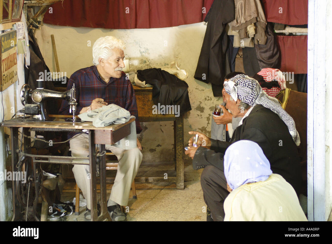 Turkish men drinking tea hi-res stock photography and images - Alamy