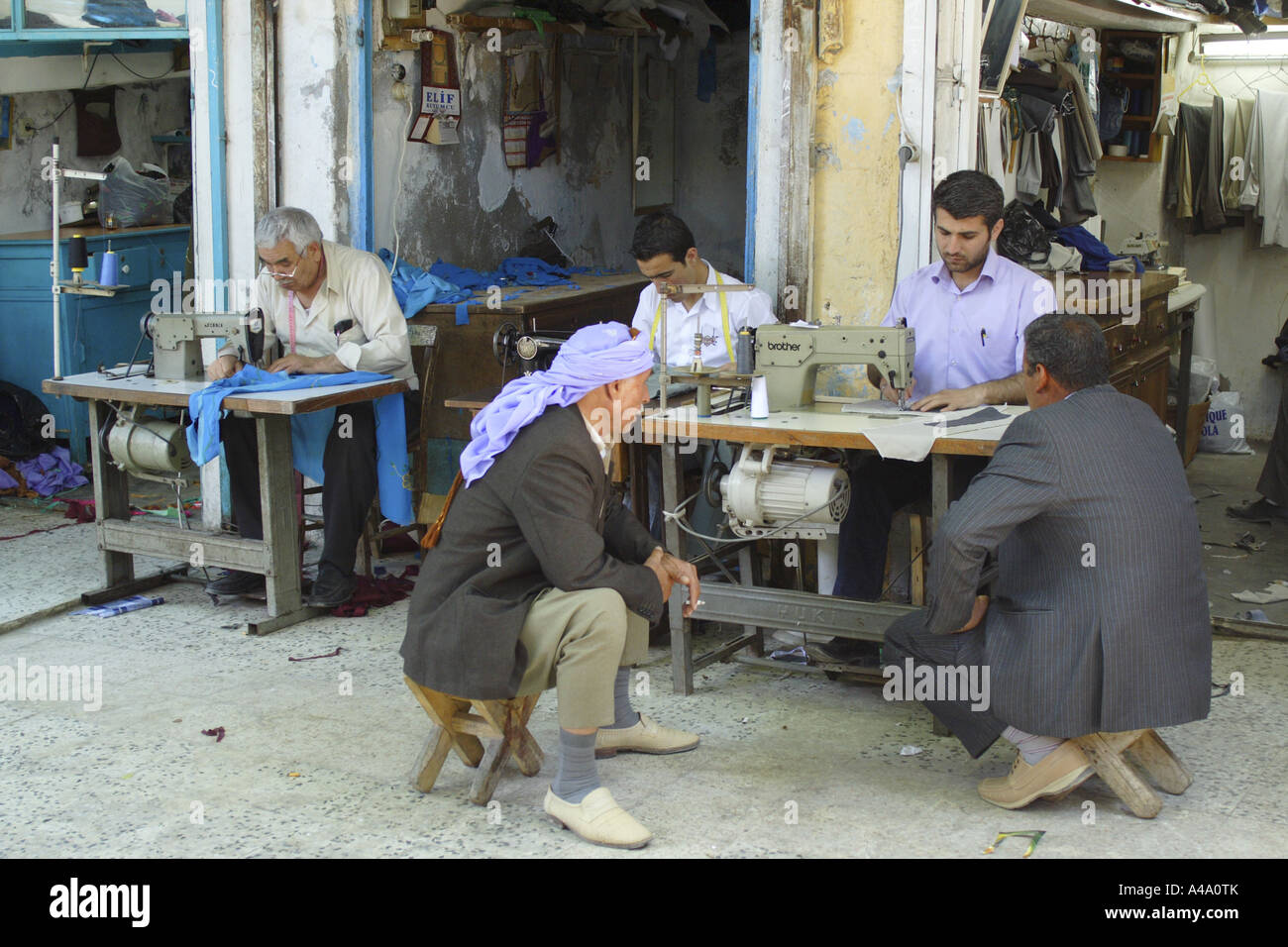 Tailors machine hi-res stock photography and images - Alamy