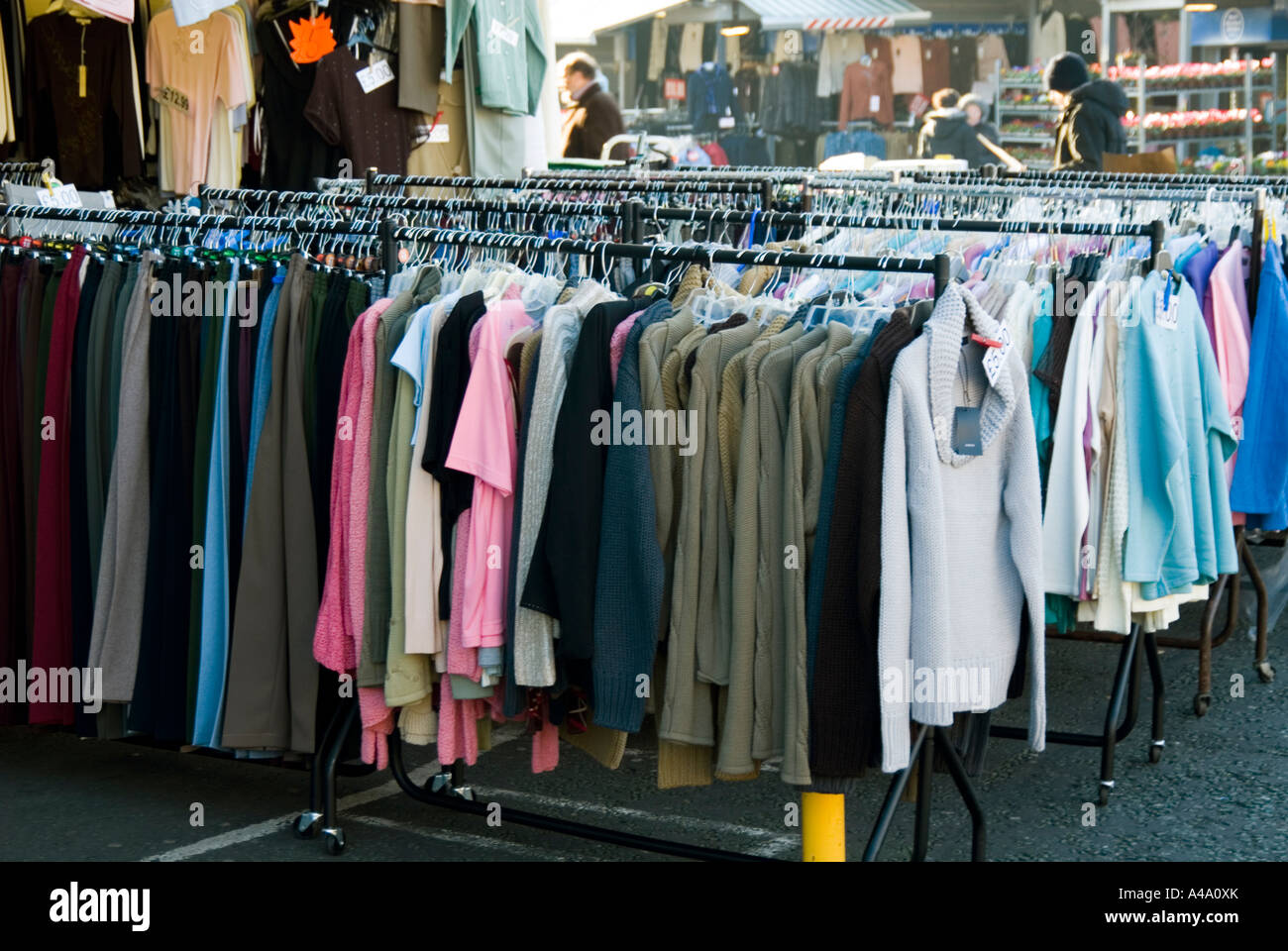 Cloths racks hi-res stock photography and images - Alamy