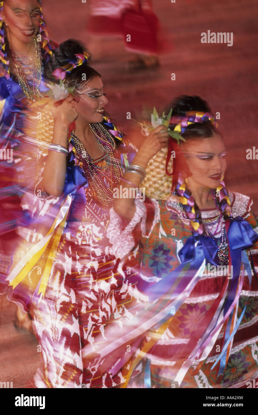 Women dancing carnival in trinidad hi-res stock photography and images ...