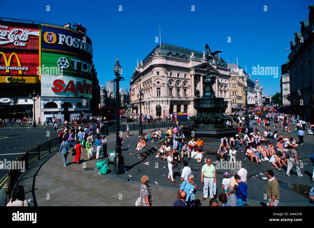Piccadilly circus shops hi-res stock photography and images - Alamy