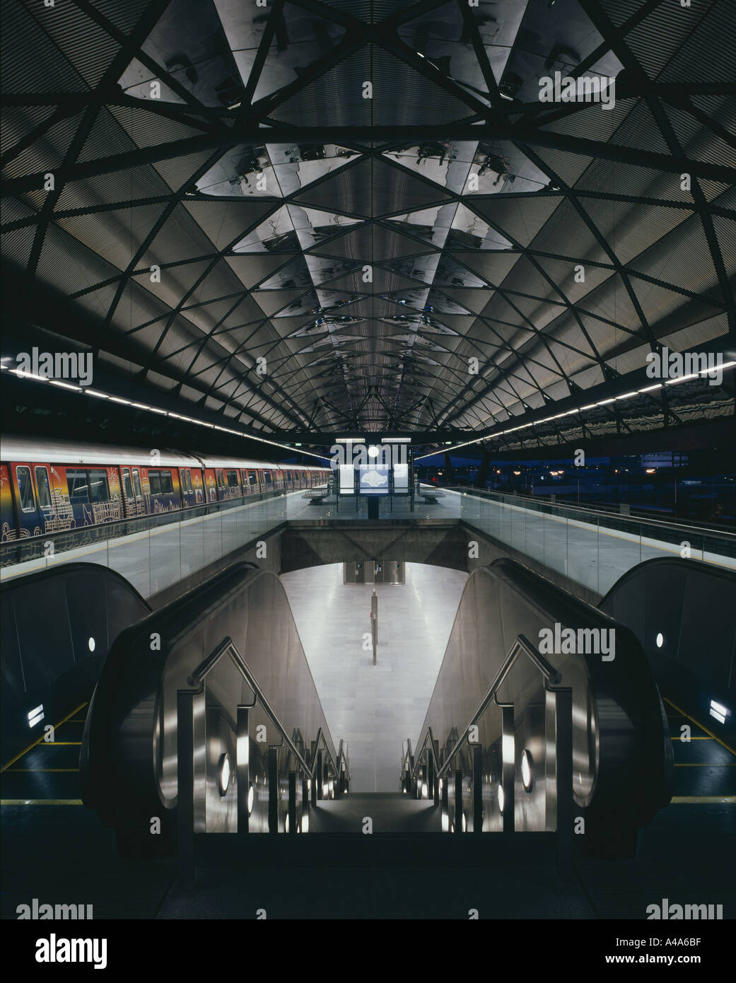 Expo mrt station hi-res stock photography and images - Alamy