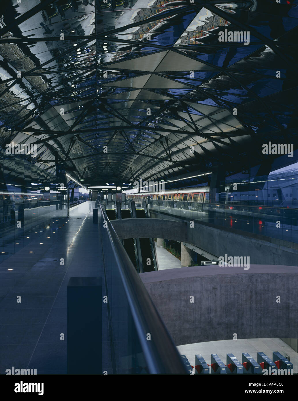 Expo mrt station hi-res stock photography and images - Alamy