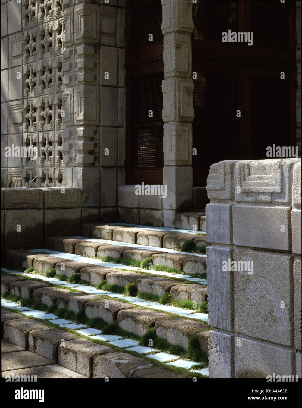 Frank Lloyd Wright House 1923 High Resolution Stock Photography and ...