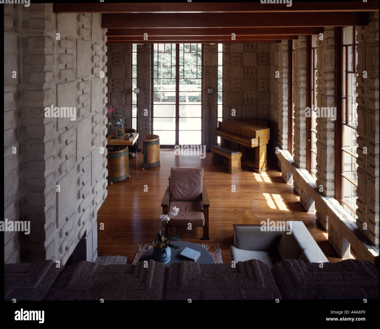 Frank lloyd wright house 1923 hi-res stock photography and images - Alamy