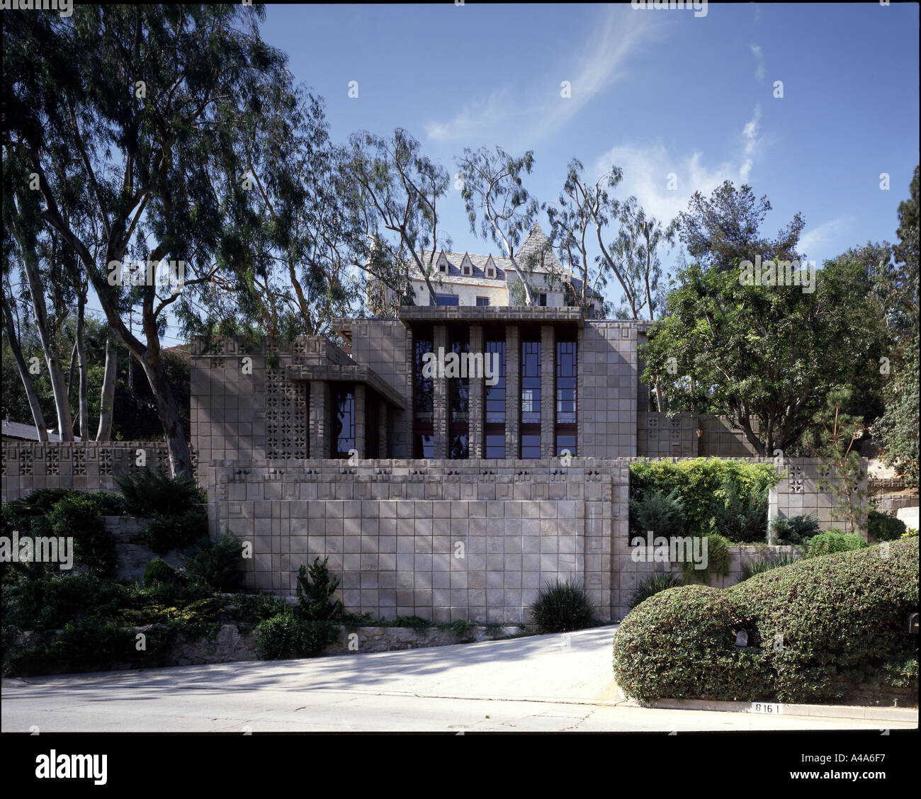 Uniquely built houses hi-res stock photography and images - Alamy