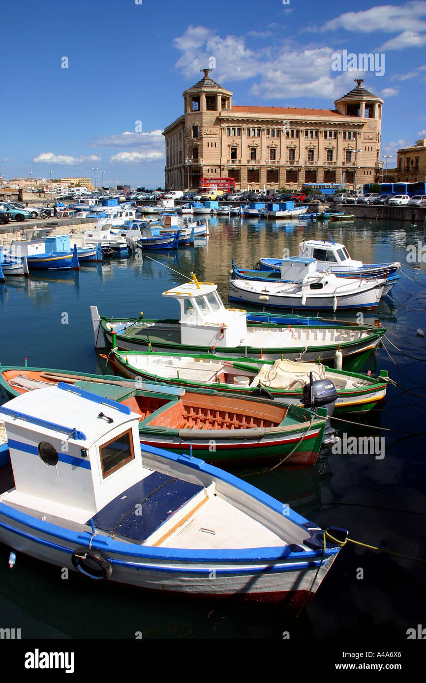Fishing boats in the harbour at Syracuse Sicily Italy Stock Photo - Alamy