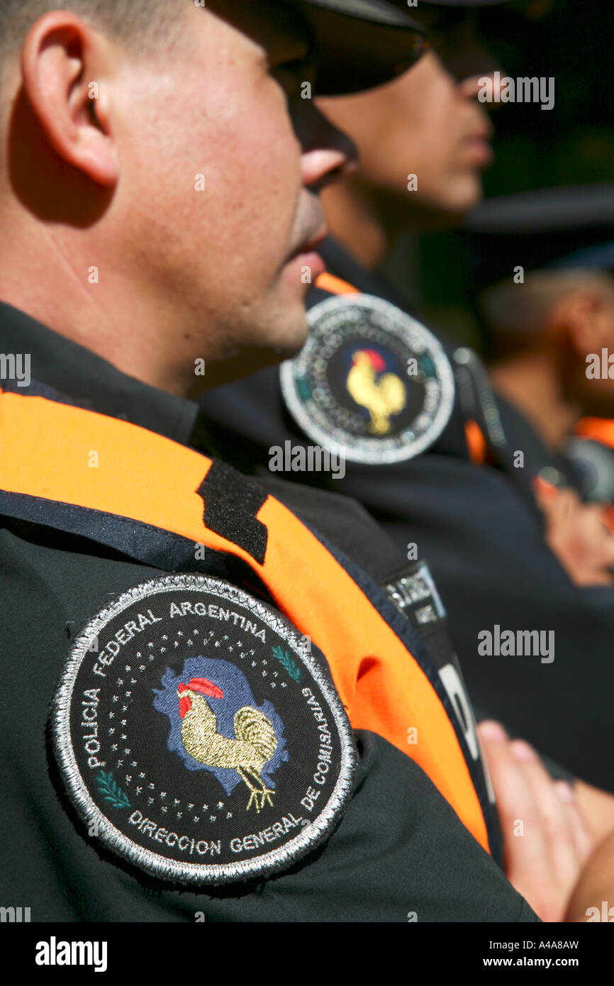 line of police officers buenos aires Stock Photo - Alamy