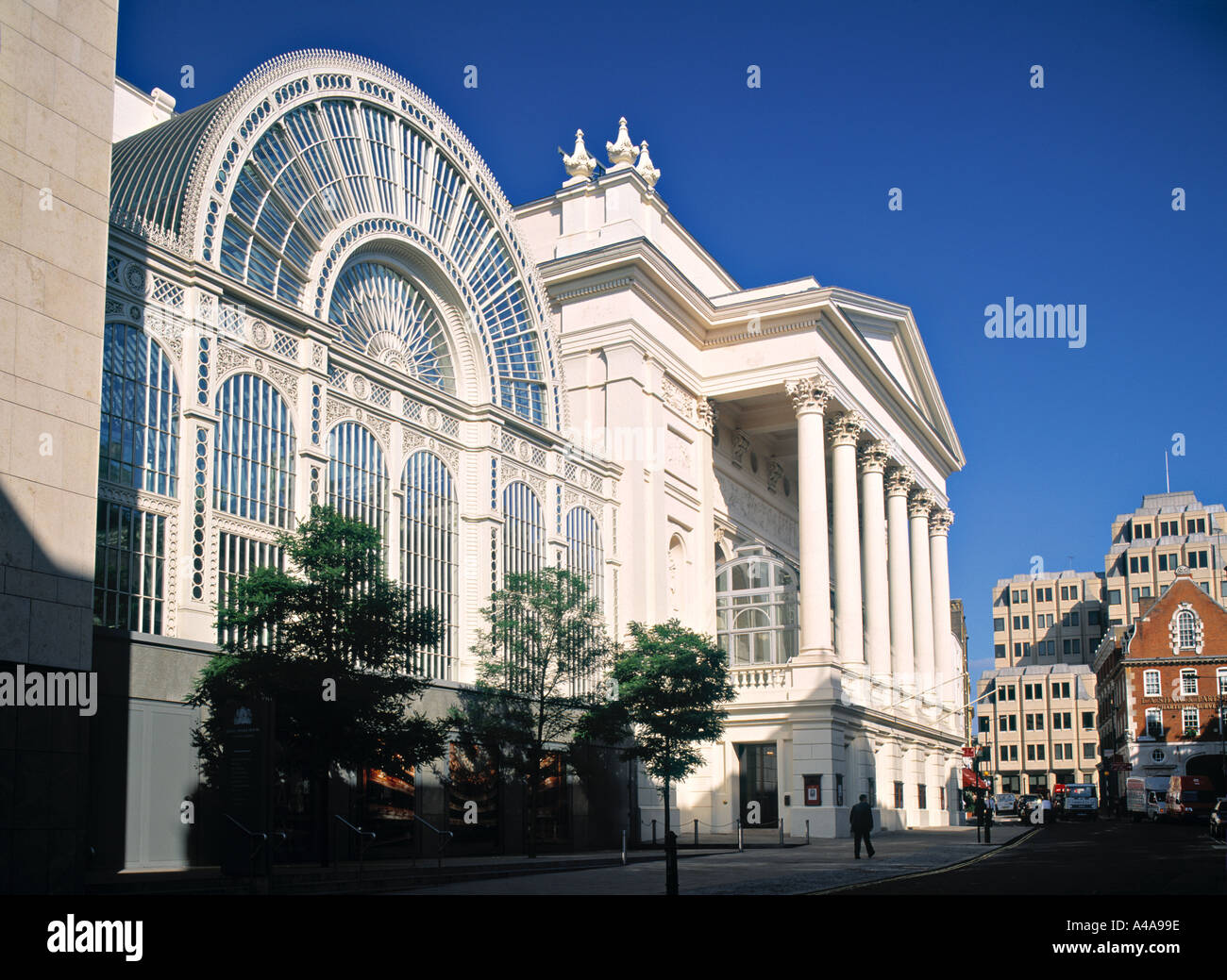 Covent garden london opera house hi-res stock photography and images ...