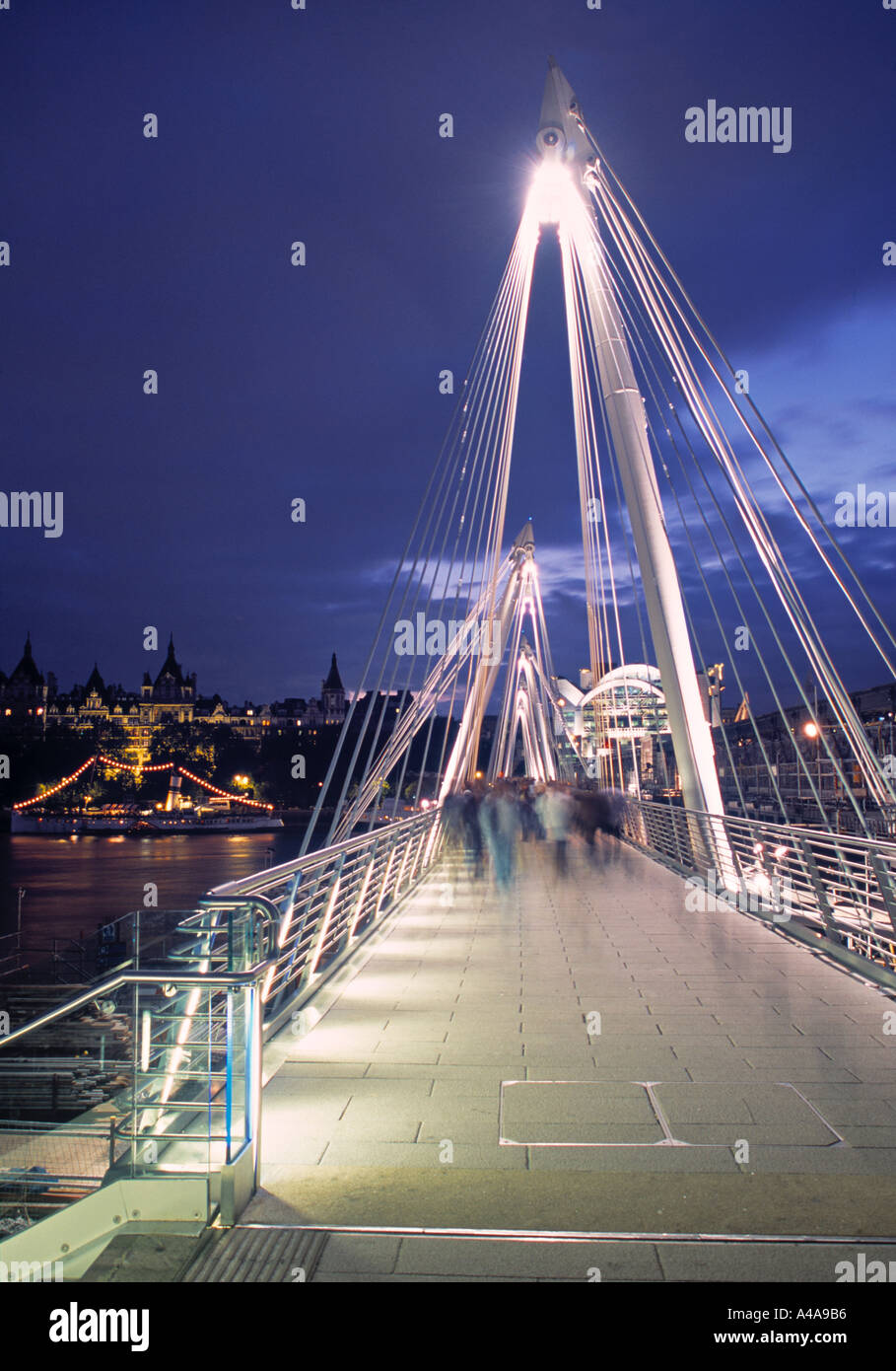 Hungerford Bridge, London, England Stock Photo - Alamy