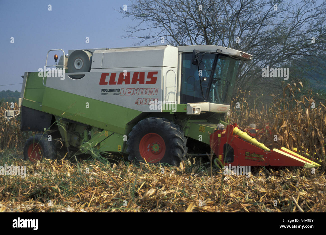 Threshing hi-res stock photography and images - Alamy
